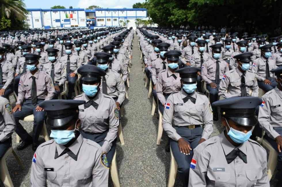 Interior y Policía recibe 927 nuevos agentes de la 136 promoción de la ...